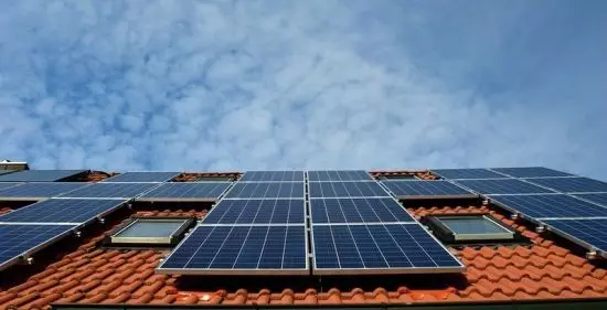 چھت پر شمسی توانائی کا نظام